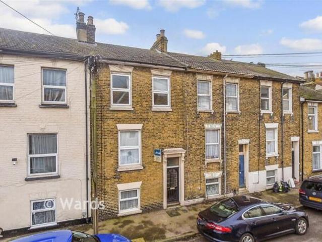 Studio flat for sale in Fonblanque Road, Sheerness, Kent, ME12