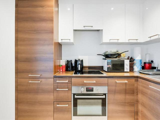Studio flat for sale in Forge Square, London, E14