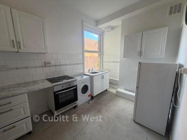 Studio flat for sale in Gladys Avenue, Portsmouth, Hampshire, PO2