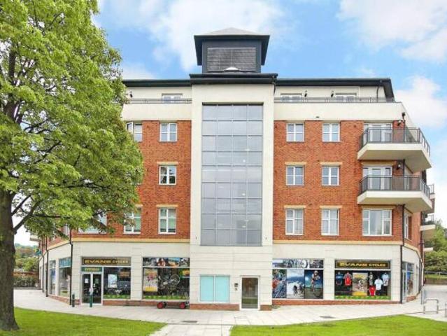 Studio flat for sale in Greyhound Hill, Hendon, NW4