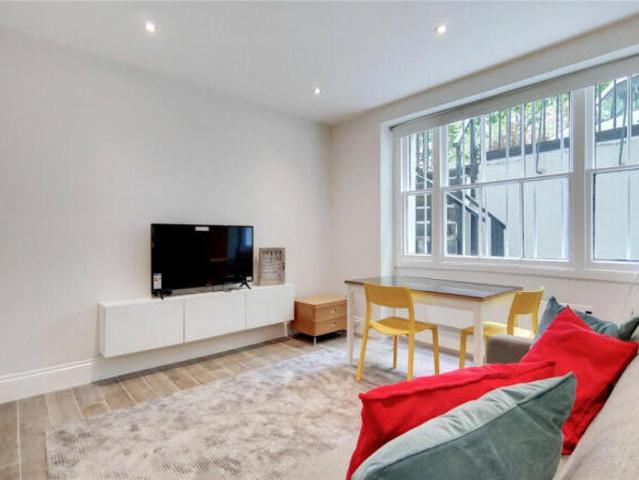 Studio flat for sale in Kensington Gardens Square, London, W2
