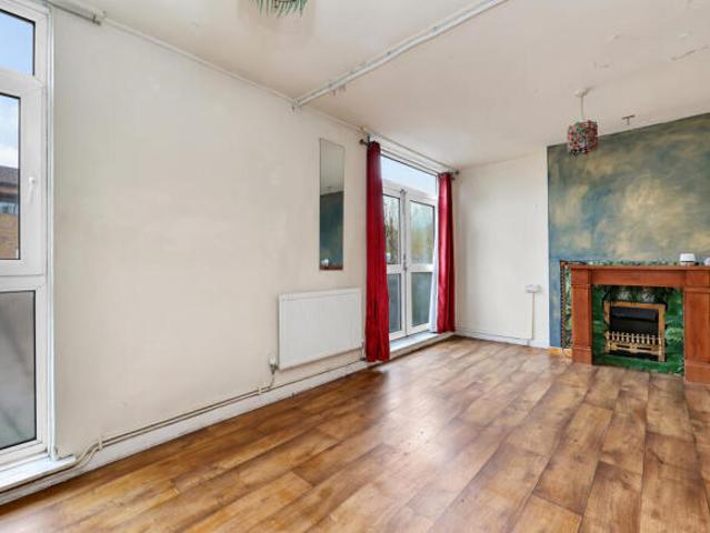 Studio flat for sale in Kirton Gardens, E2