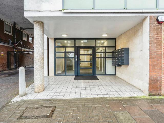 Studio flat for sale in Mill Street, Bedford, MK40