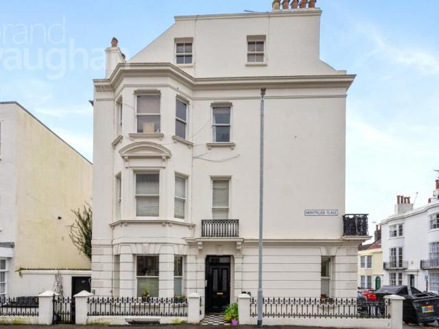 Studio flat for sale in Montpelier Place, Brighton, East Sussex, BN1