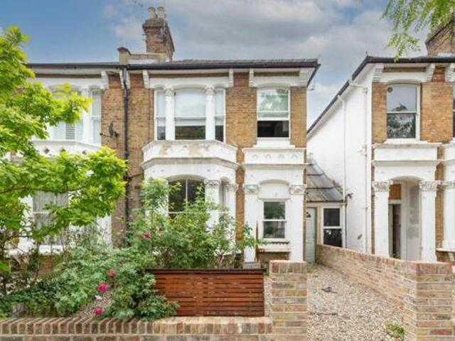 Studio Flat For Sale In North Kensington