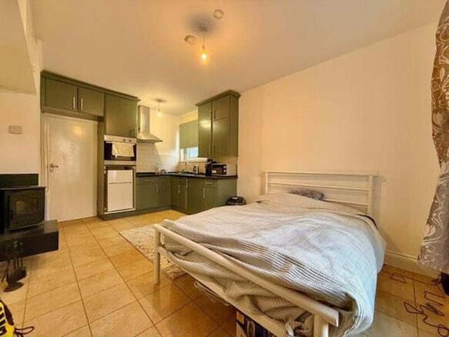 Studio flat for sale in North Road East, Plymouth. A Stylish Studio in the Heart of Plymouth, a little gem!,PL4
