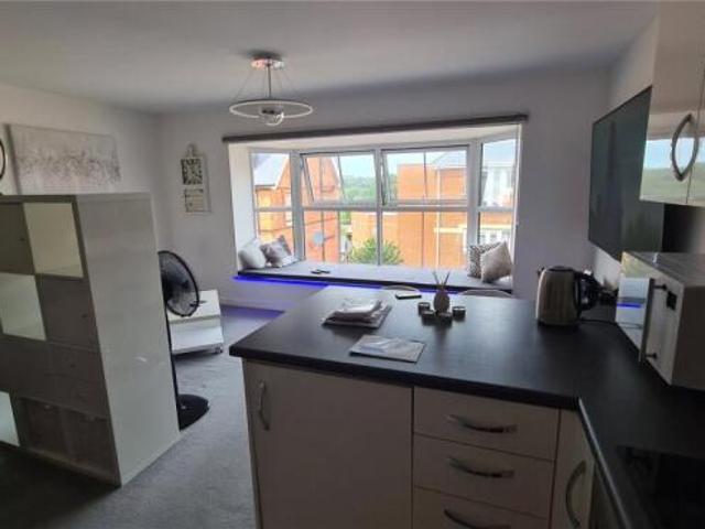 Studio flat for sale in Norwich Avenue West, Bournemouth, Dorset, BH2