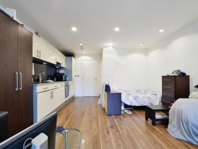 Studio flat for sale in Number One, Pink, Salford Quays, M50