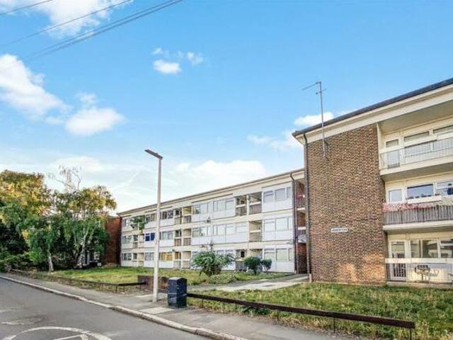 Studio Flat For Sale In Prospect Road, Woodford Green