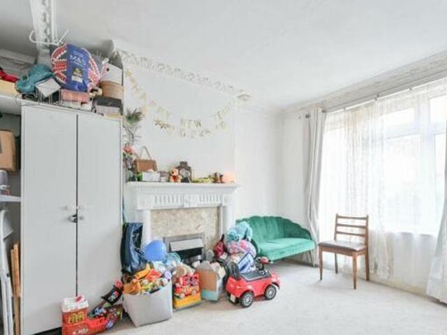 Studio Flat For Sale In Shadwell, London