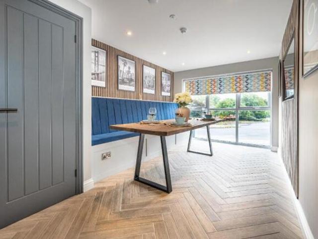 Studio flat for rent in 42 Belle Vue Road, Swindon, Wiltshire, SN1
