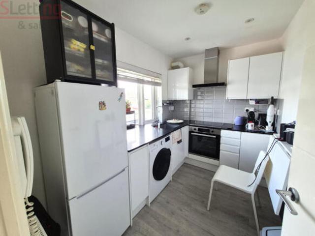 Studio flat for rent in 42 Hendon Way, Criklewood, NW2