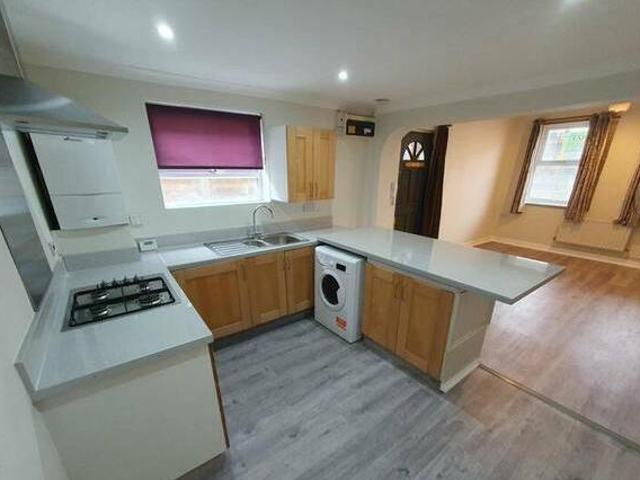 Studio flat for rent in 46 Portland Road London SE25