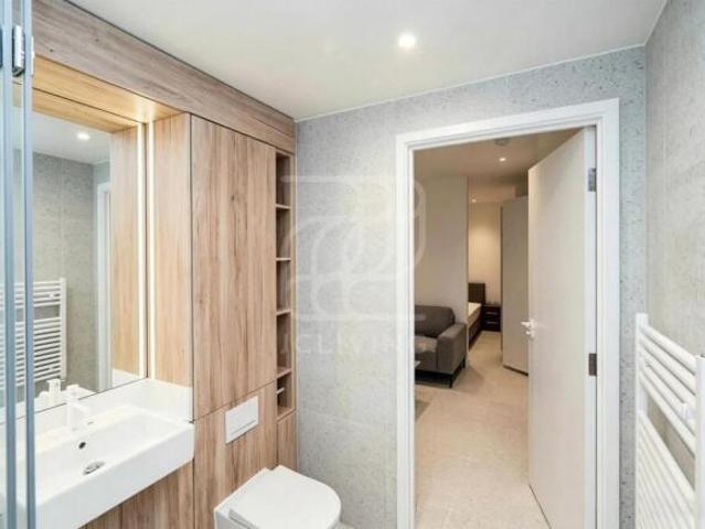 Studio flat for rent in 5 Tapestry Way, London, E1