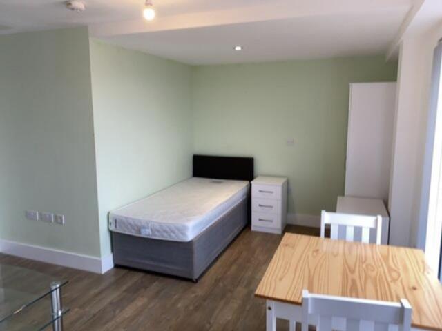 Studio flat for rent in 603 Cardinal Court, Scholes Street, Oldham, OL1