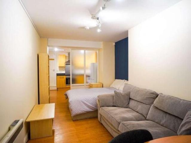 Studio flat for rent in 61a Harcourt Road, Crookesmoor, S10 1DH, S10