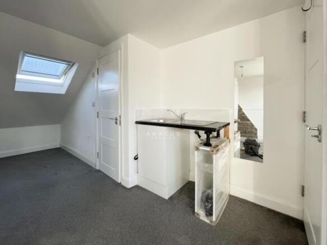 Studio flat for rent in 6, Napier Road, Kensal Green, NW10