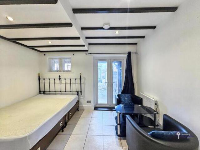 Studio flat for rent in 6a Victoria Road, SO19 9DX, SO19