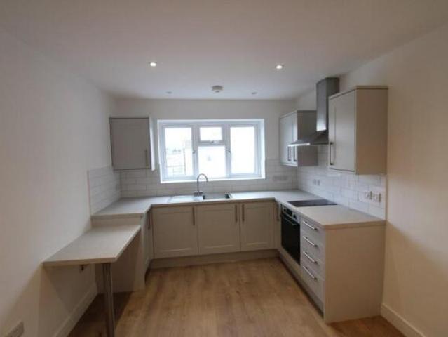 Studio flat for rent in 71a Cricklade Road, Swindon, SN2
