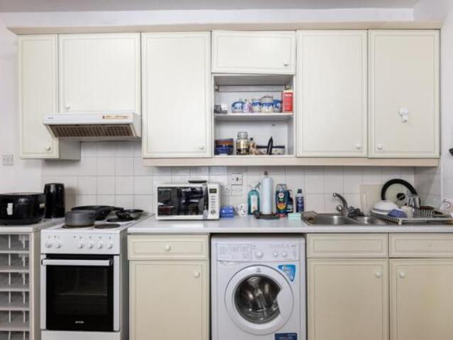 Studio flat for rent in 7 De Vere Gardens, London, W8