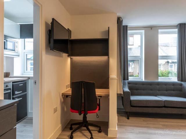 Studio flat for rent in 84 86 Derrys Villa, Flat 12, PL4