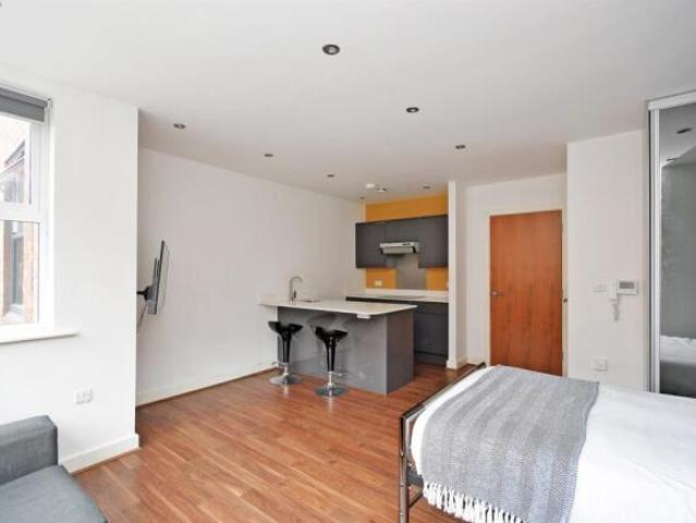 Studio flat for rent in 13 Porterbrook Central, Porterbrook House, Ecclesall Road, S11