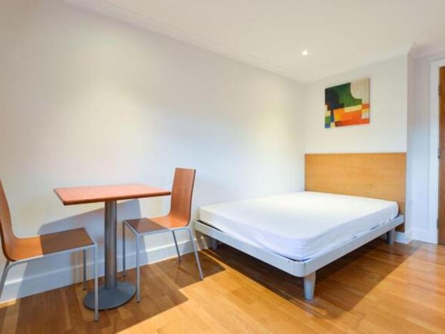 Studio flat for rent in 104 Shepherds Bush Road, Brook Green, W6