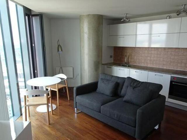 Studio Flat For Rent In 10 Holloway Circus