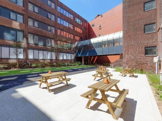 Studio flat for rent in 110 Queen Street, Sheffield, S1 2DW, S1