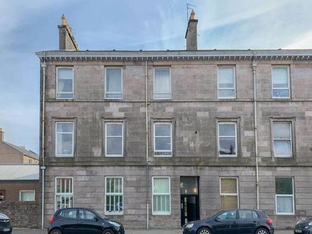 Studio flat for rent in 114 East Princes Street Helensburgh G84