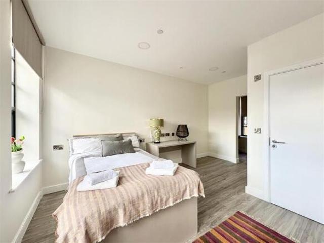 Studio flat for rent in 11, Oracle, Roden Street, NG3