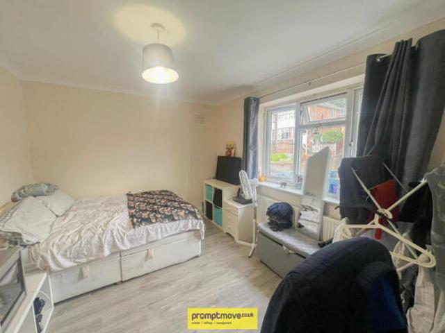 Studio flat for rent in Pomfret Avenue Luton LU2 0JL, LU2