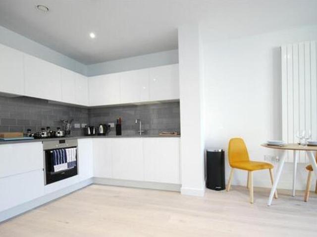 Studio Flat For Rent In 12 Cable Street