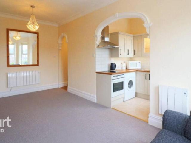 Studio flat for rent in 14 York Road, Guildford, GU1
