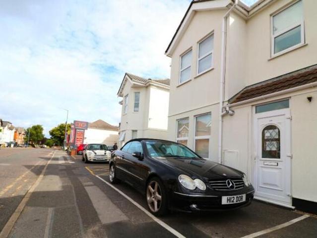 Studio flat for rent in 152 Ashley Road, Bournemouth, Dorset, BH1