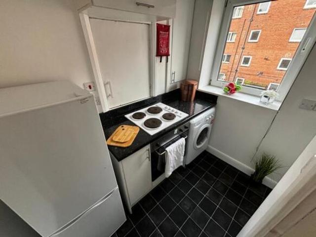 Studio flat for rent in 16 Cumberland Court, LS6