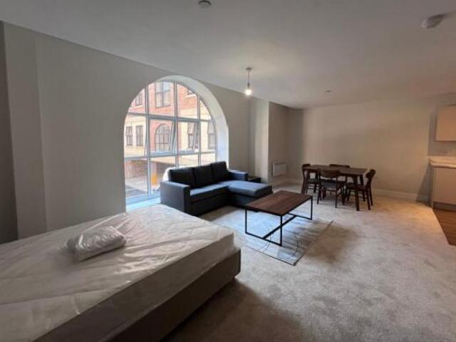 Studio flat for rent in 182 High Street, Kingston Upon Hull, HU1