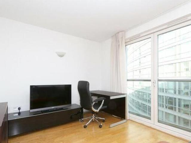 Studio Flat For Rent In 1 Fairmont Avenue