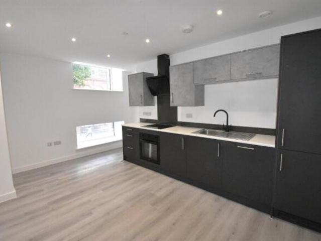 Studio flat for rent in 1 7 George Street, Hull, HU1