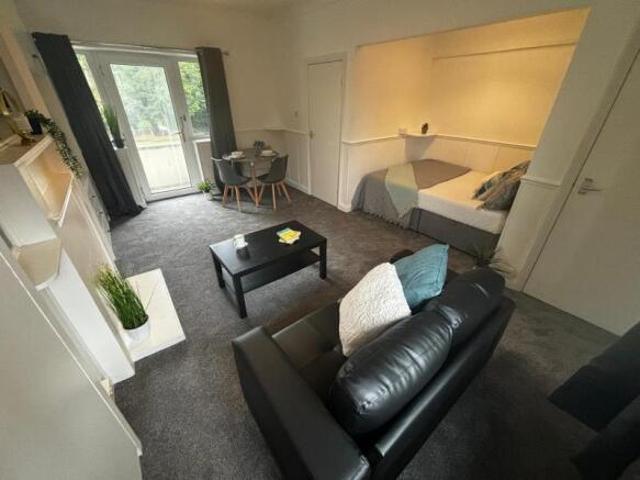 Studio flat for rent in 21 Cumberland Court, LS6