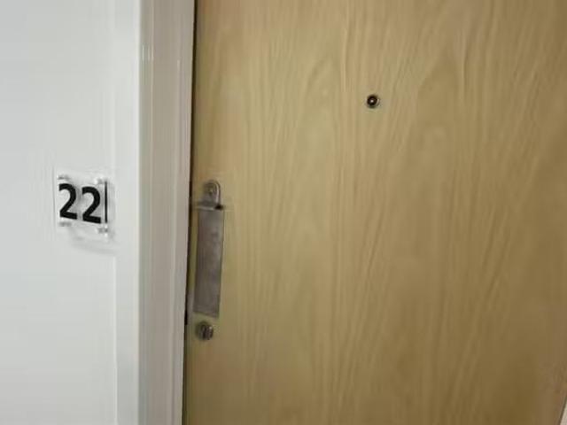 Studio flat for rent in 22 Barrett Ref 3577, CT1