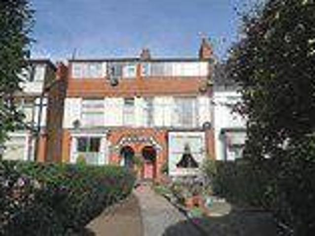 Studio Flat For Rent In 27 St. Annes Road East