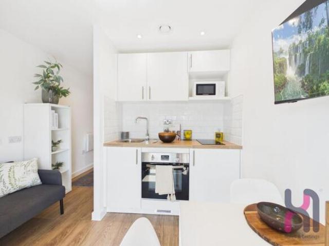 Studio flat for rent in 33 Frederick Road, Salford, M6