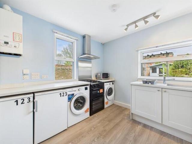 Studio flat for rent in Tarring Road, Worthing, BN11 4HA, BN11