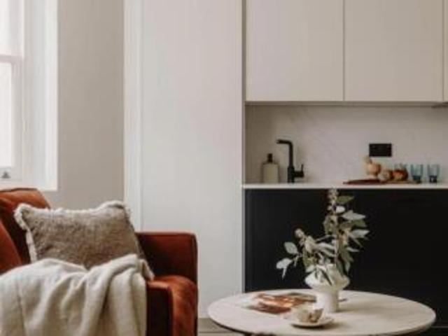 Studio flat for rent in Tavistock Road, W11
