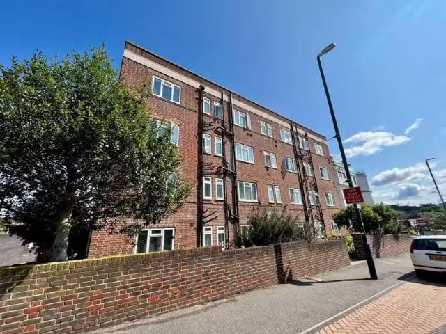 Studio flat for rent in Terrace Road, Bournemouth, BH2