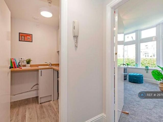 Studio flat for rent in Thornsett Road, Sheffield, S7