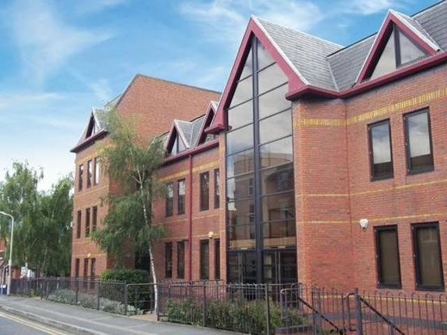 Studio flat for rent in The Chambers East Street Reading RG1