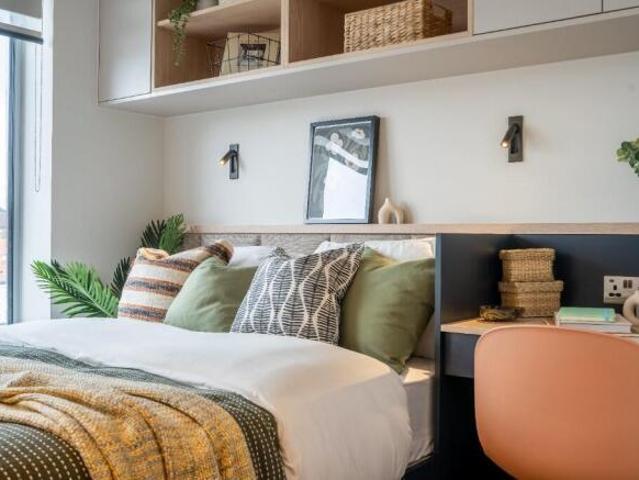 Studio flat for rent in The Apiary, 1A The Mall, London, W5