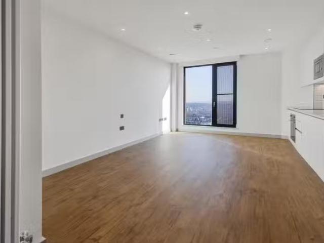 Studio flat for rent in The Eades, 11 Selborne Road, London, E.
